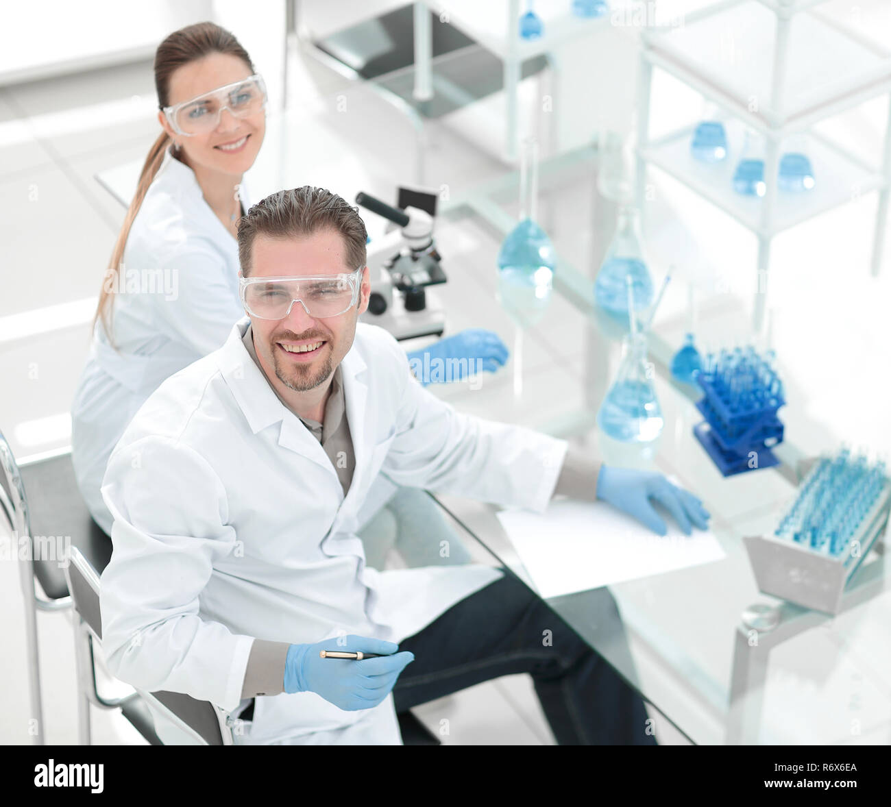 laboratory staff at the workplace Stock Photo - Alamy
