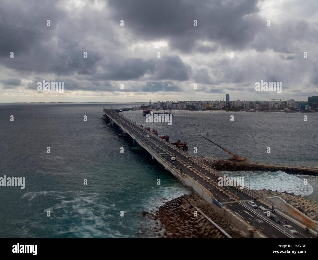 China maldives sinamale bridge hi-res stock photography and images - Alamy