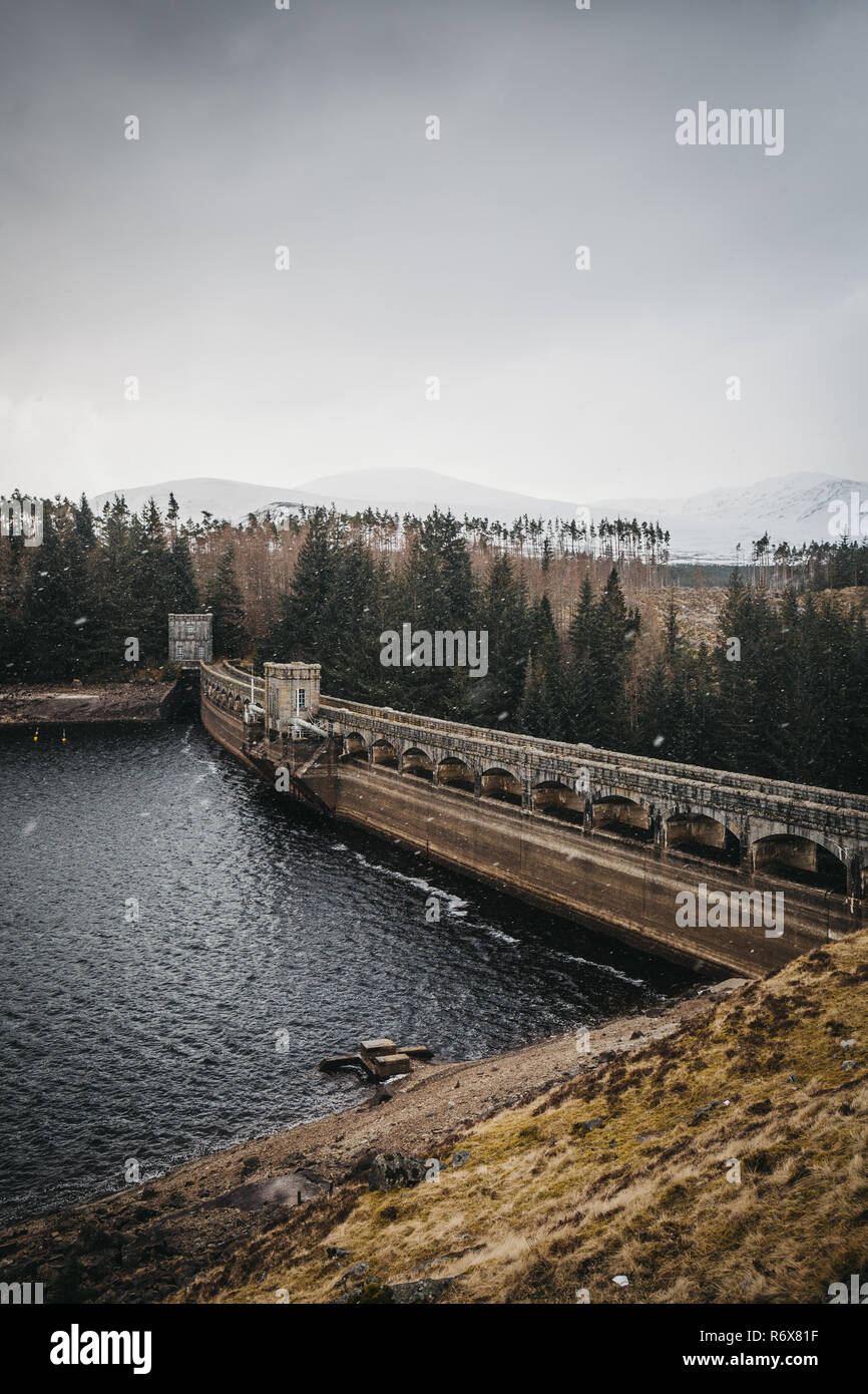 Laggan hydroelectric dam hi-res stock photography and images - Alamy