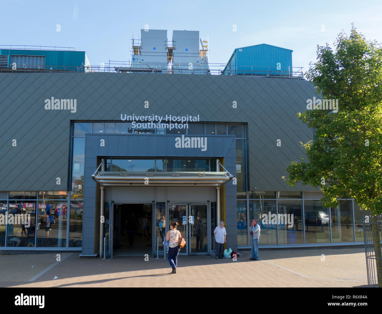 Southampton hospital hi-res stock photography and images - Alamy