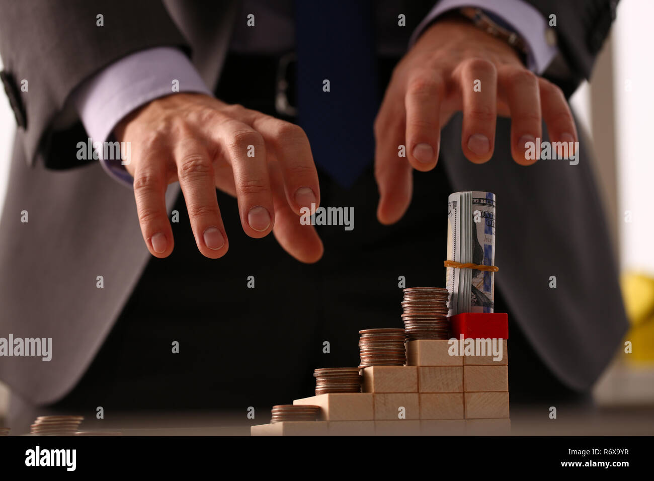 Money flows hi-res stock photography and images - Alamy