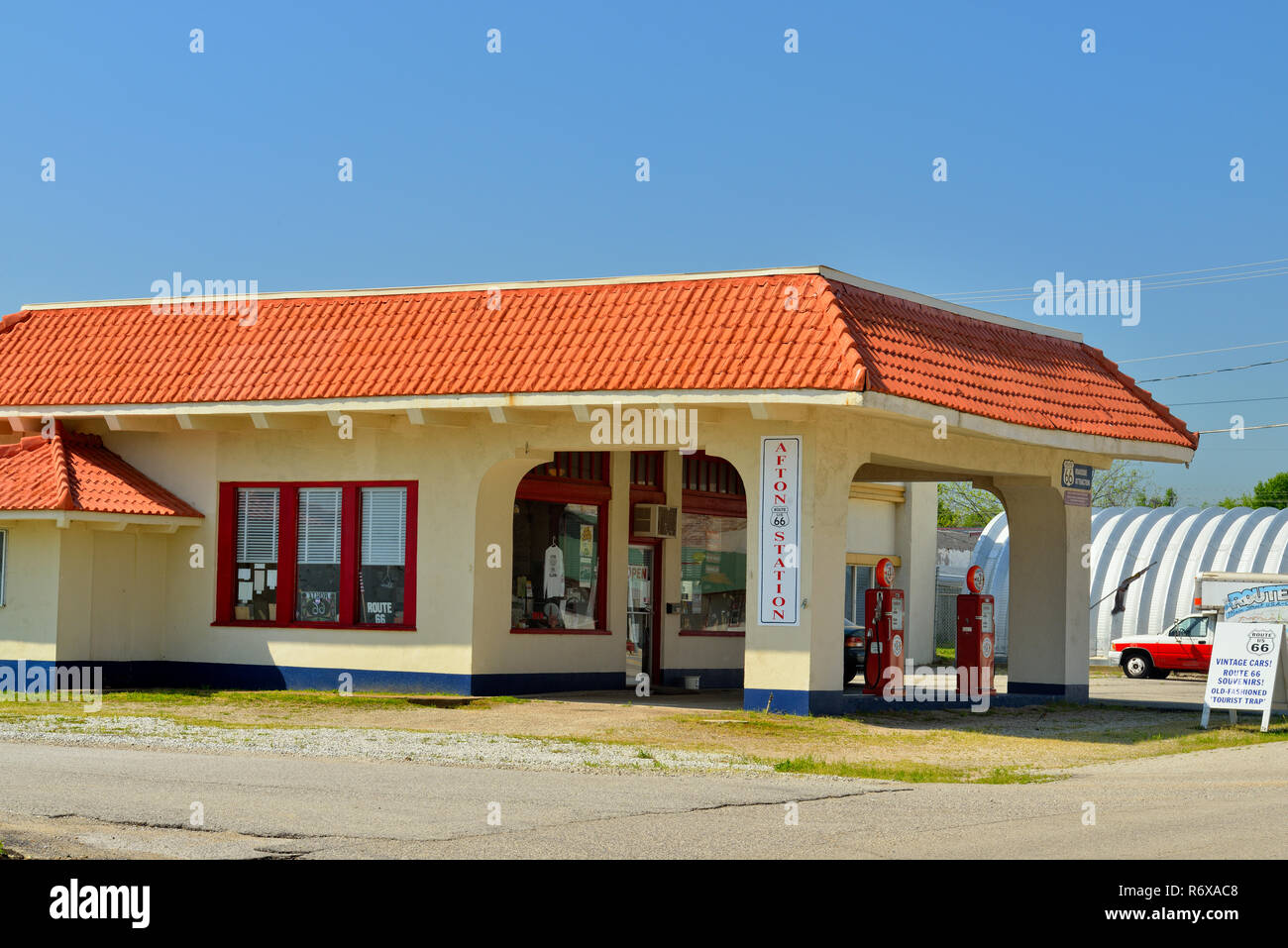 Afton Station Packard Museum- DX filling station in downtown Afton ...