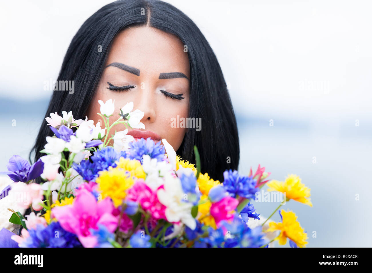 Dark haired pretty southern woman hi-res stock photography and images ...