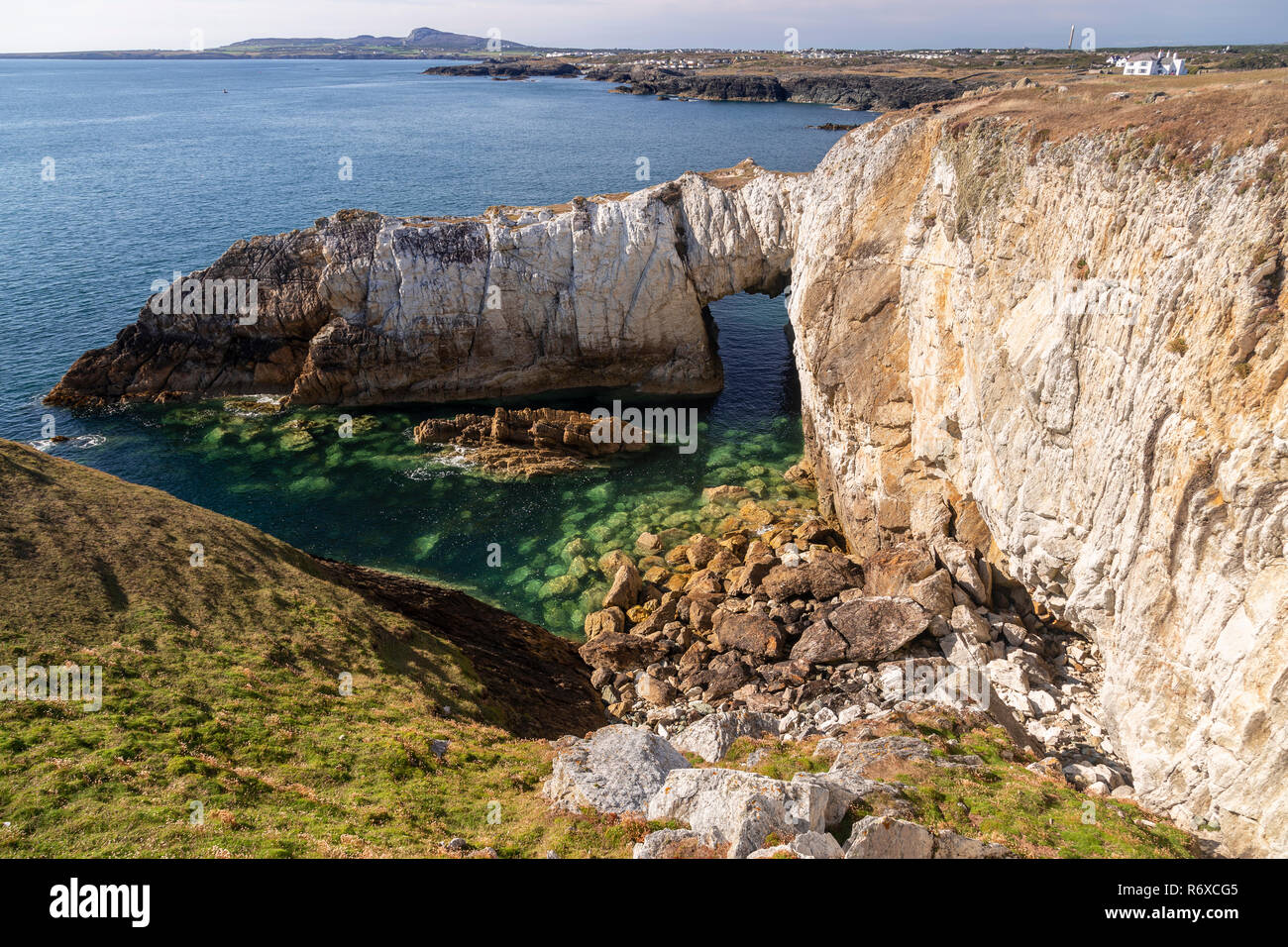 Rhoscolyn arch hi-res stock photography and images - Alamy