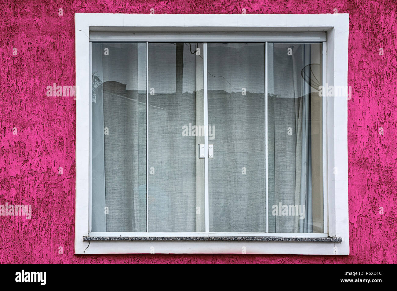 modern glass window textured pink wall architecture Stock Photo - Alamy