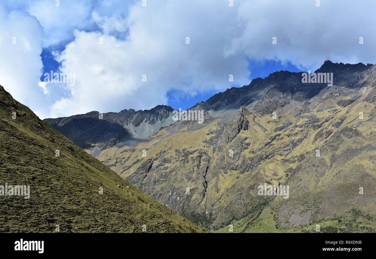Andean mountain scenery along the Salkantay trek to Machu Picchu, Peru ...