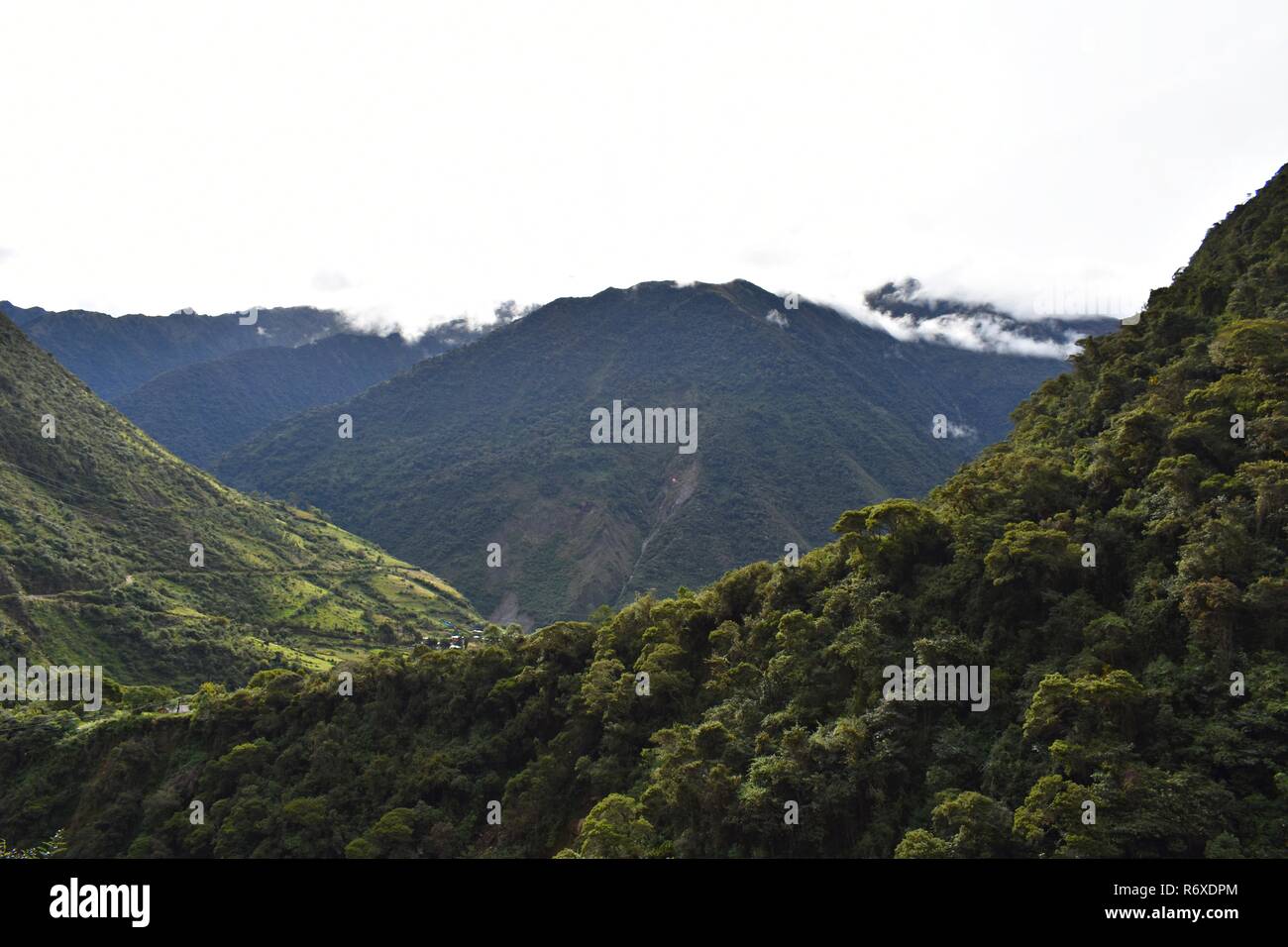 Andean mountain scenery along the Salkantay trek to Machu Picchu, Peru ...