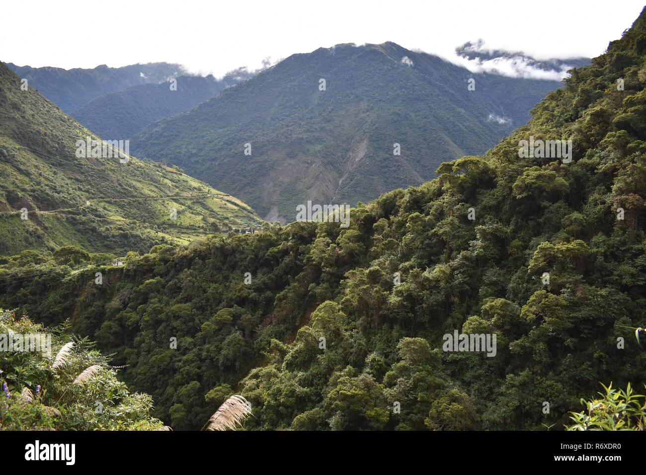 Andean mountain scenery along the Salkantay trek to Machu Picchu, Peru ...