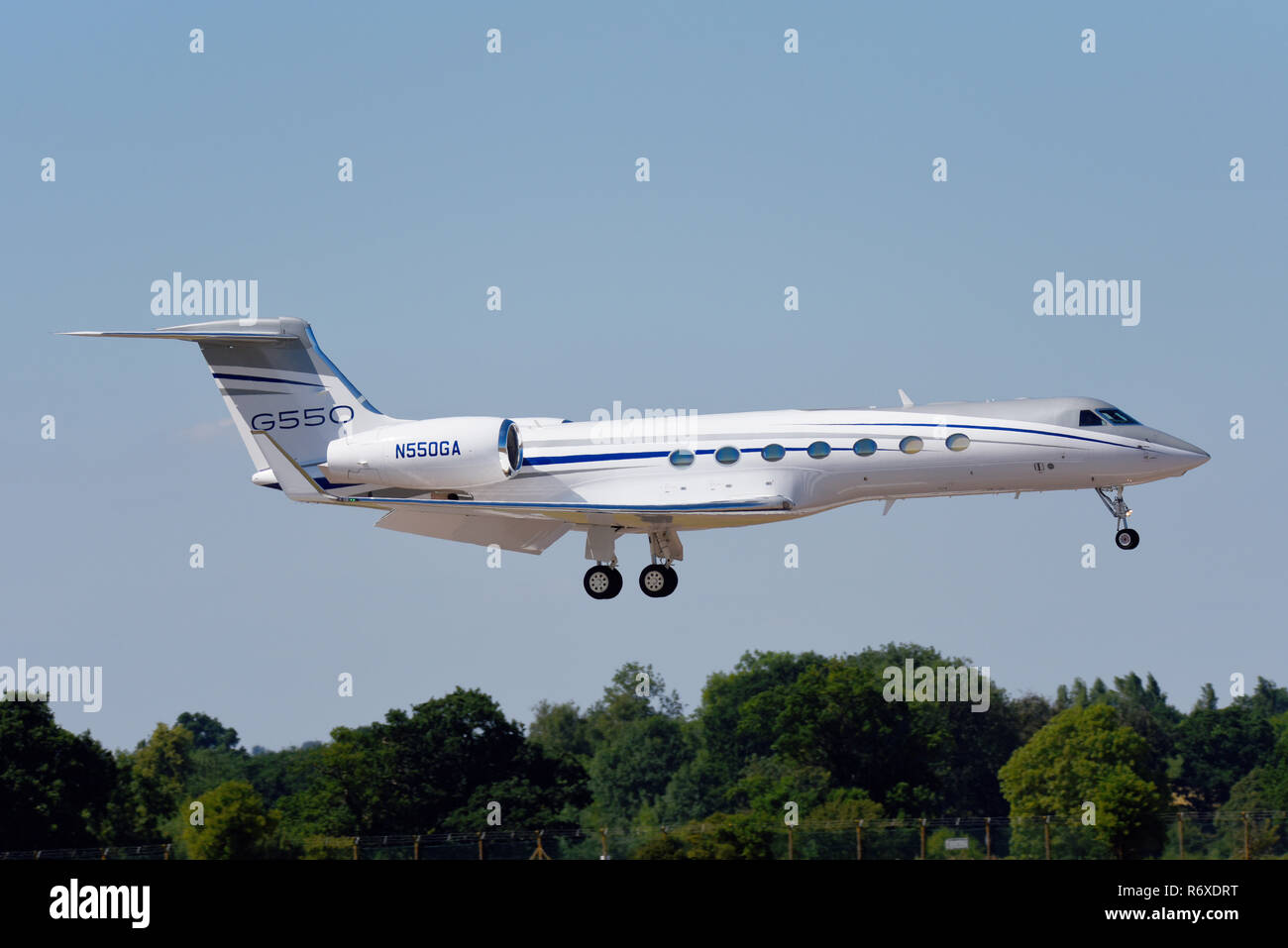 Gulfstream Aerospace Corporation Gulfstream G550 corporate jet plane ...