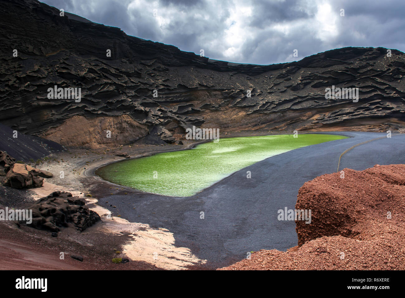 The Green Lagoon - Lago Verde near El Golfo - Lanzarote Stock Photo - Alamy