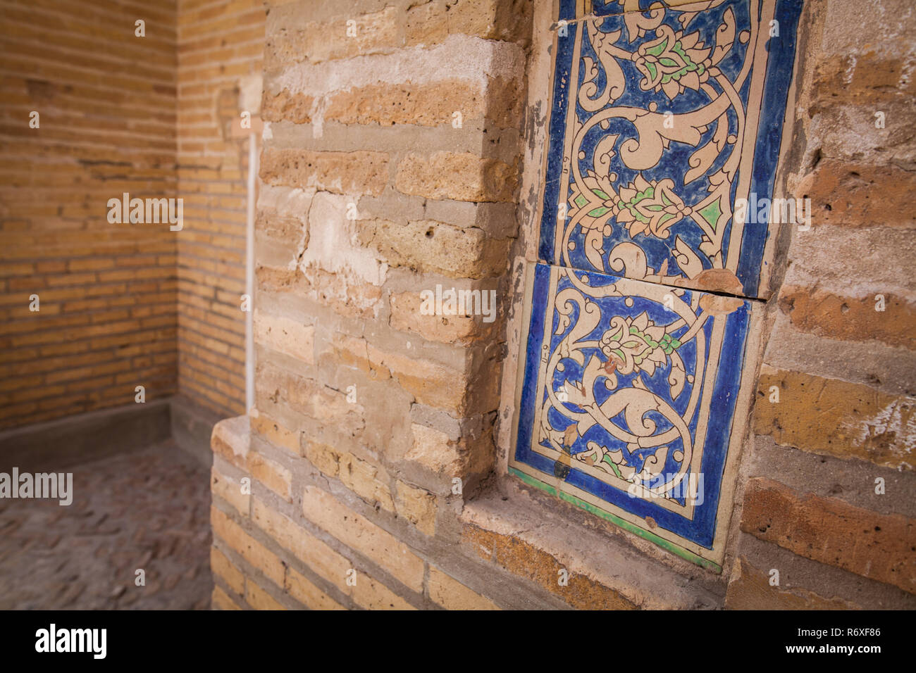 Arabic decorations on a wall Stock Photo - Alamy