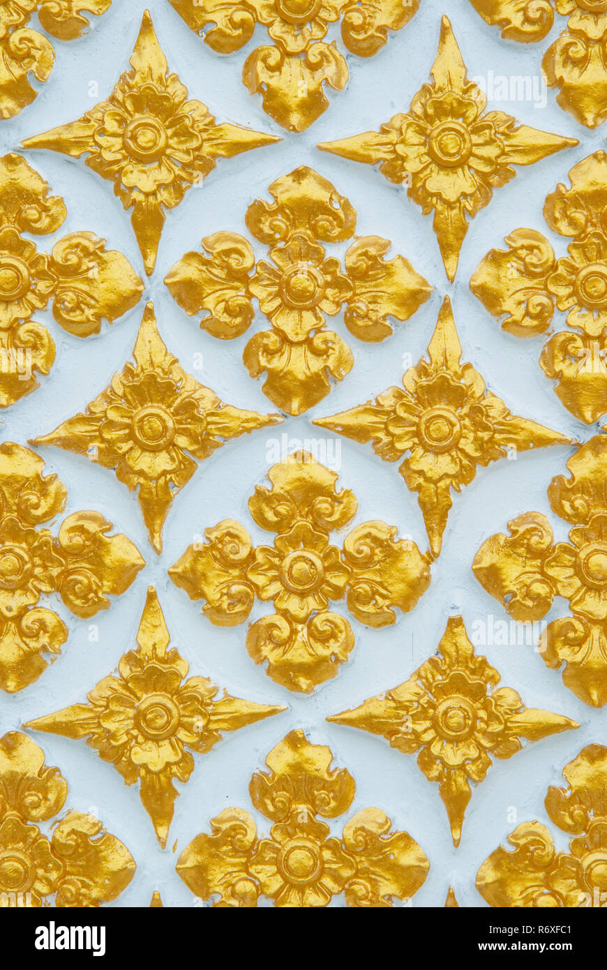 Kanok Thai pattern Stock Photo - Alamy