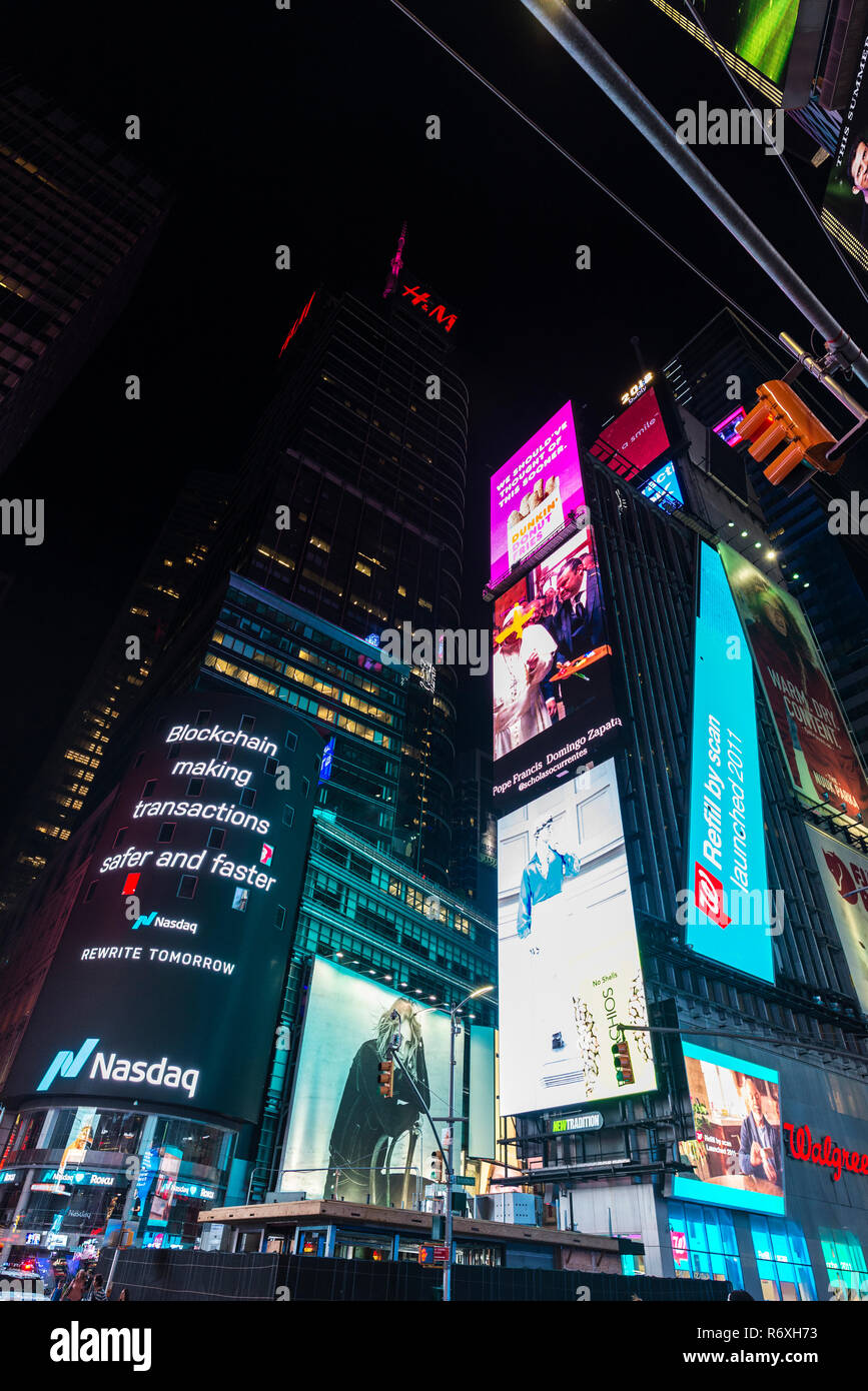 Times square billboard ad hi-res stock photography and images - Alamy