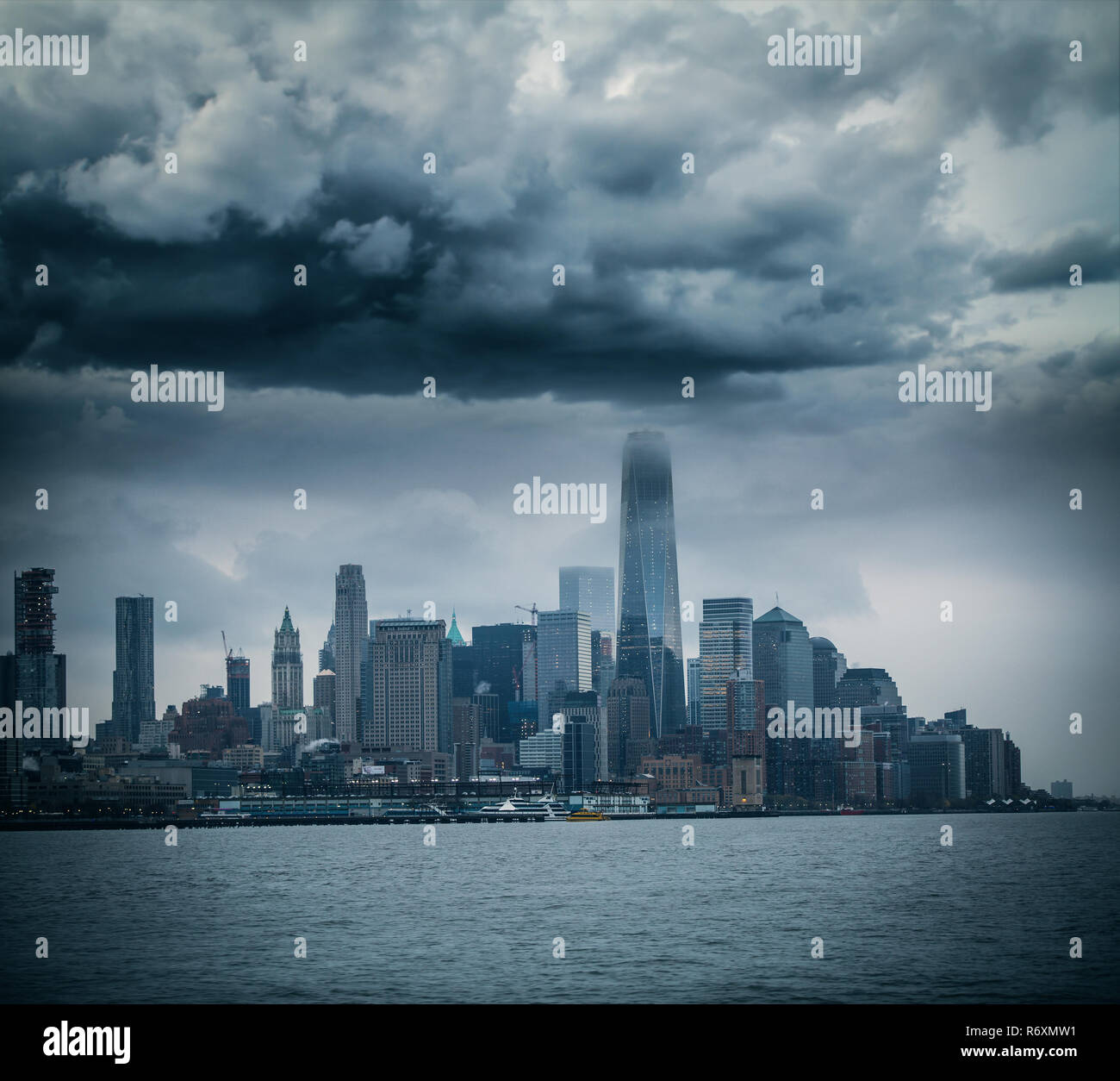 Downtown manhattan wood pilings hi-res stock photography and images - Alamy