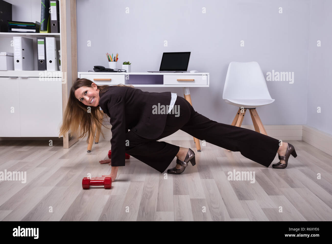 Pushups office hi-res stock photography and images - Alamy