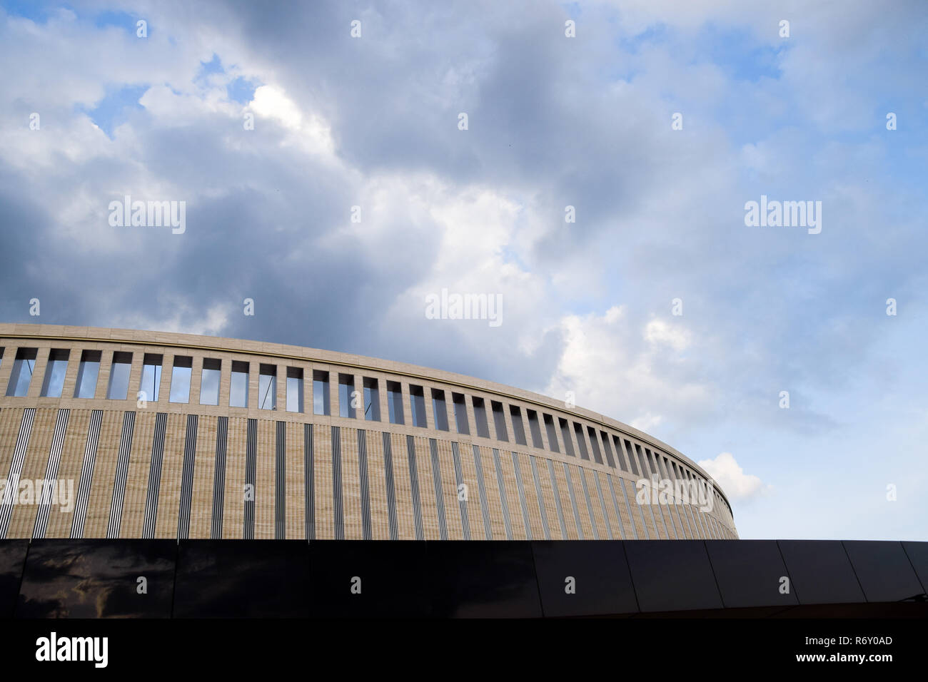 Architectural element, columns and arches of the building Stock Photo ...