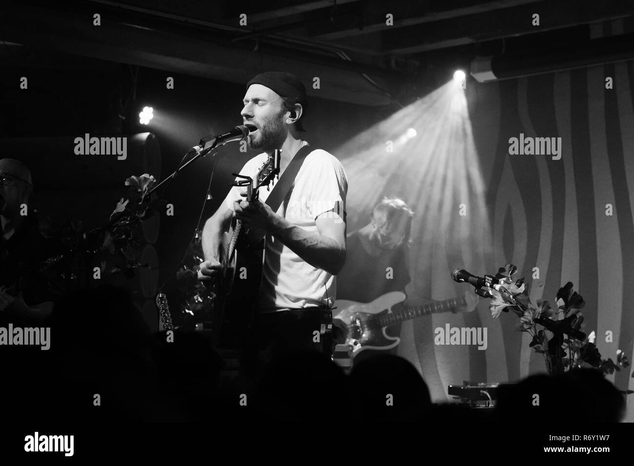 Novo amor singer Black and White Stock Photos & Images - Alamy