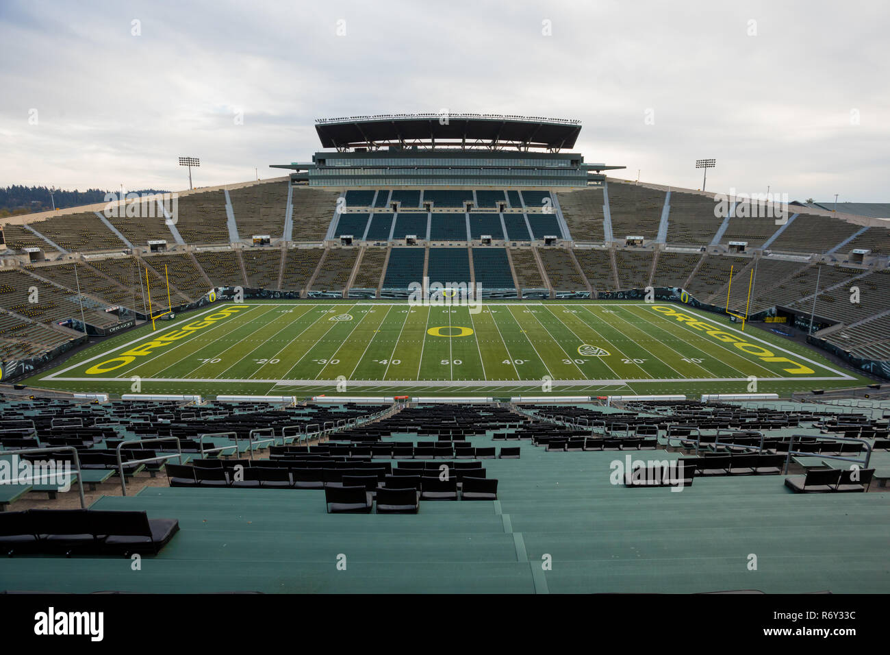 Oregon ducks autzen stadium hi-res stock photography and images - Alamy