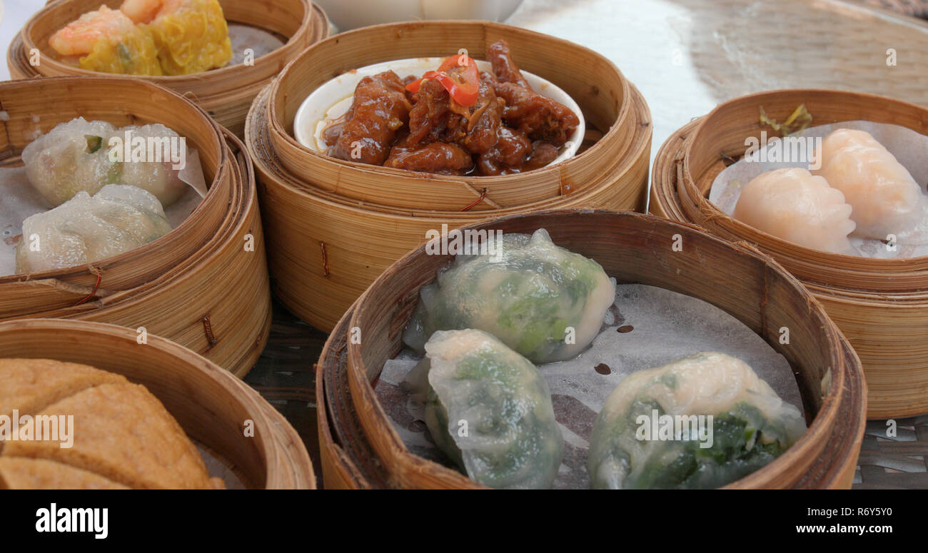 Dim sum in chinese restaurant Stock Photo - Alamy