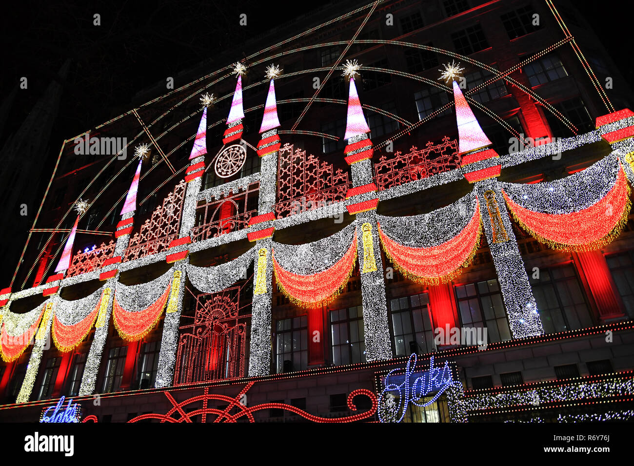 Animated window displays hi-res stock photography and images - Alamy