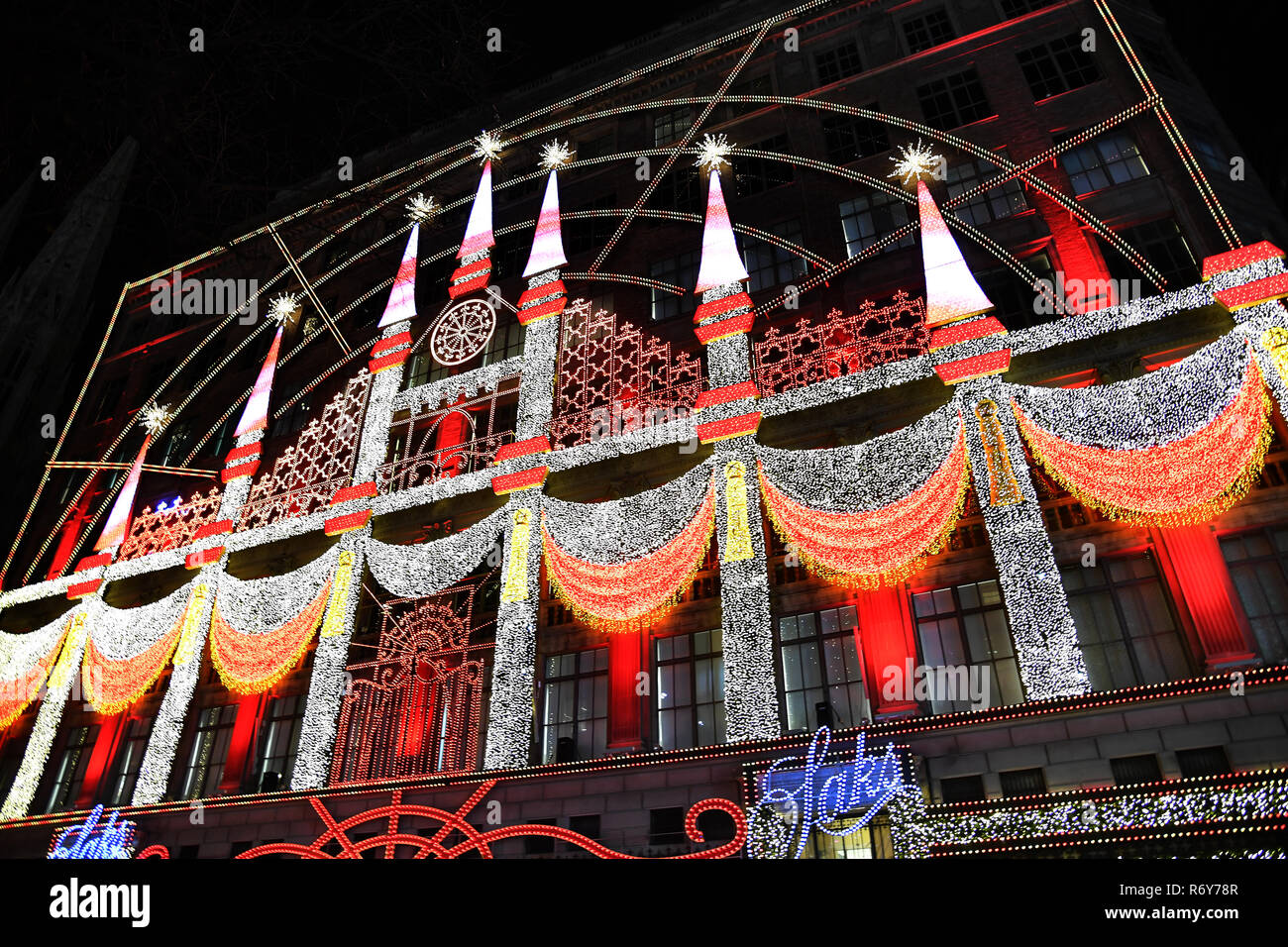 Animated window displays hi-res stock photography and images - Alamy