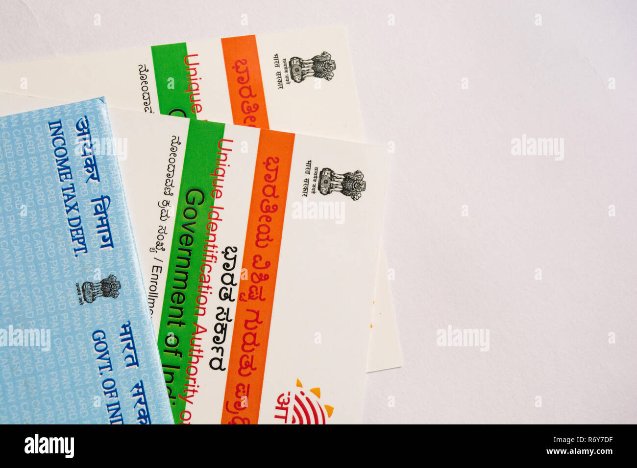 Aadhaar card hi-res stock photography and images - Alamy