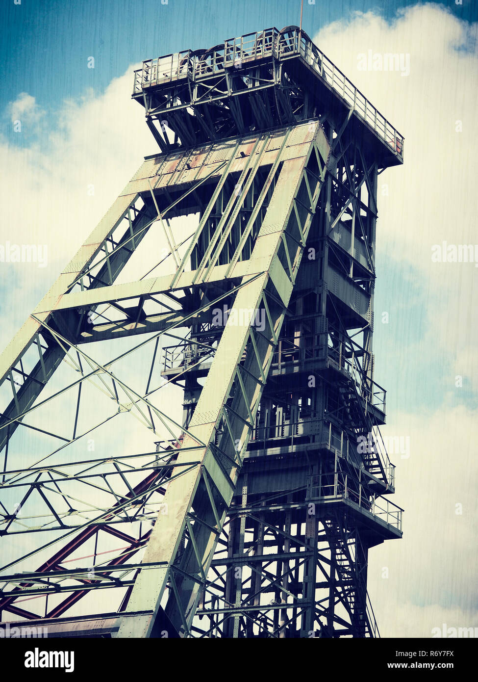 Pithead wheel hi-res stock photography and images - Alamy