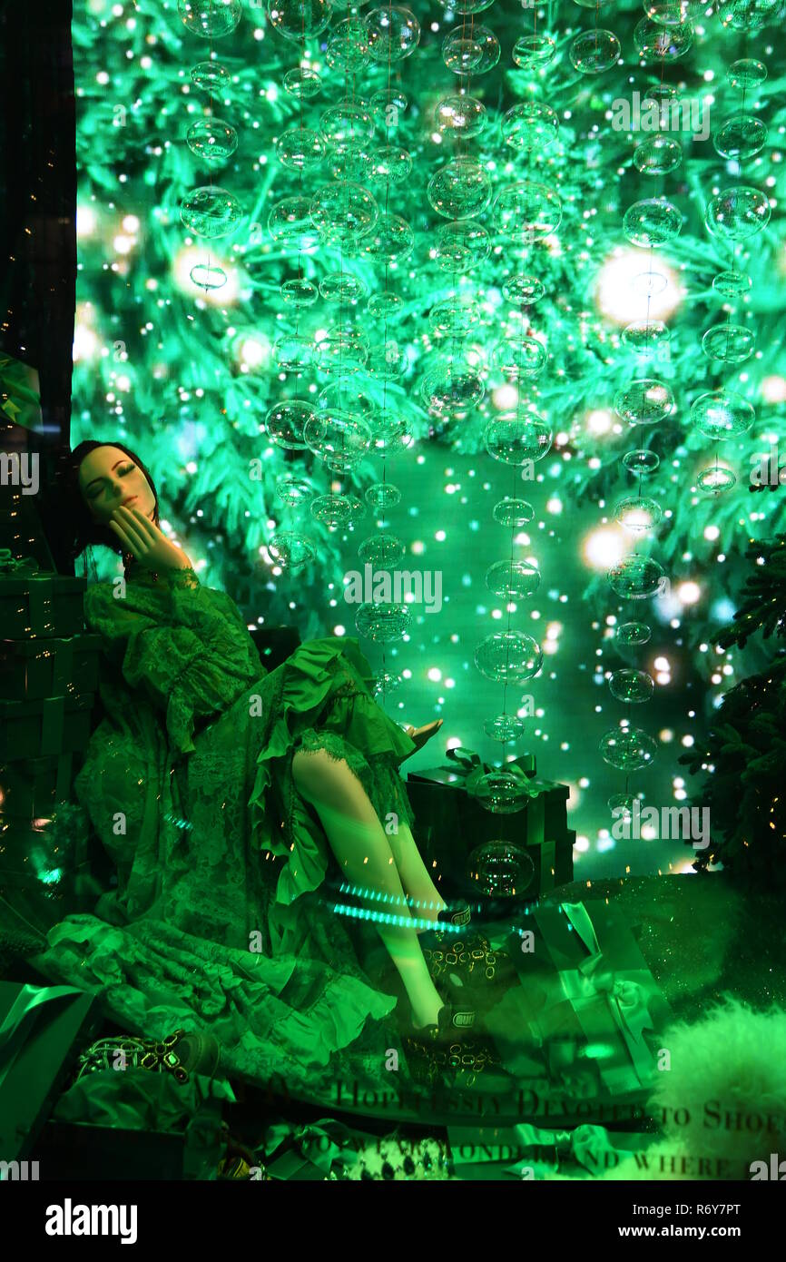 Animated window displays hi-res stock photography and images - Alamy