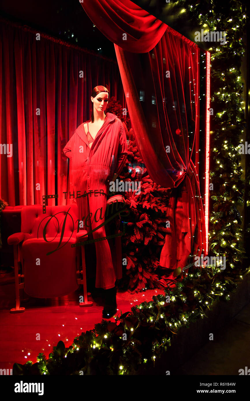 Animated window displays hi-res stock photography and images - Alamy