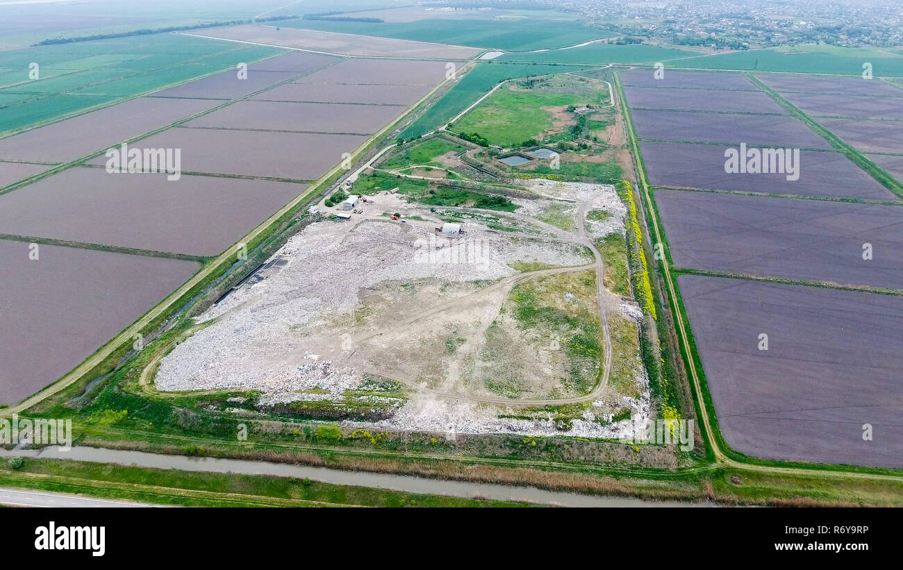 Messy heaps piles hi-res stock photography and images - Alamy