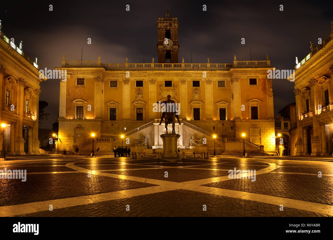 Piazza in Rome Stock Photo - Alamy