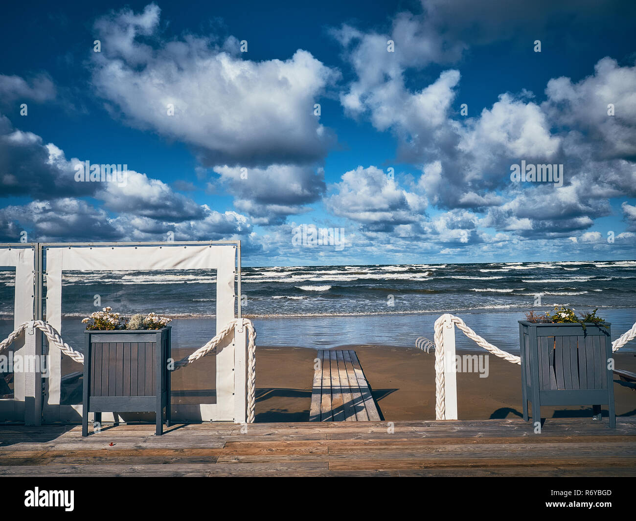 Open terrace hi-res stock photography and images - Alamy