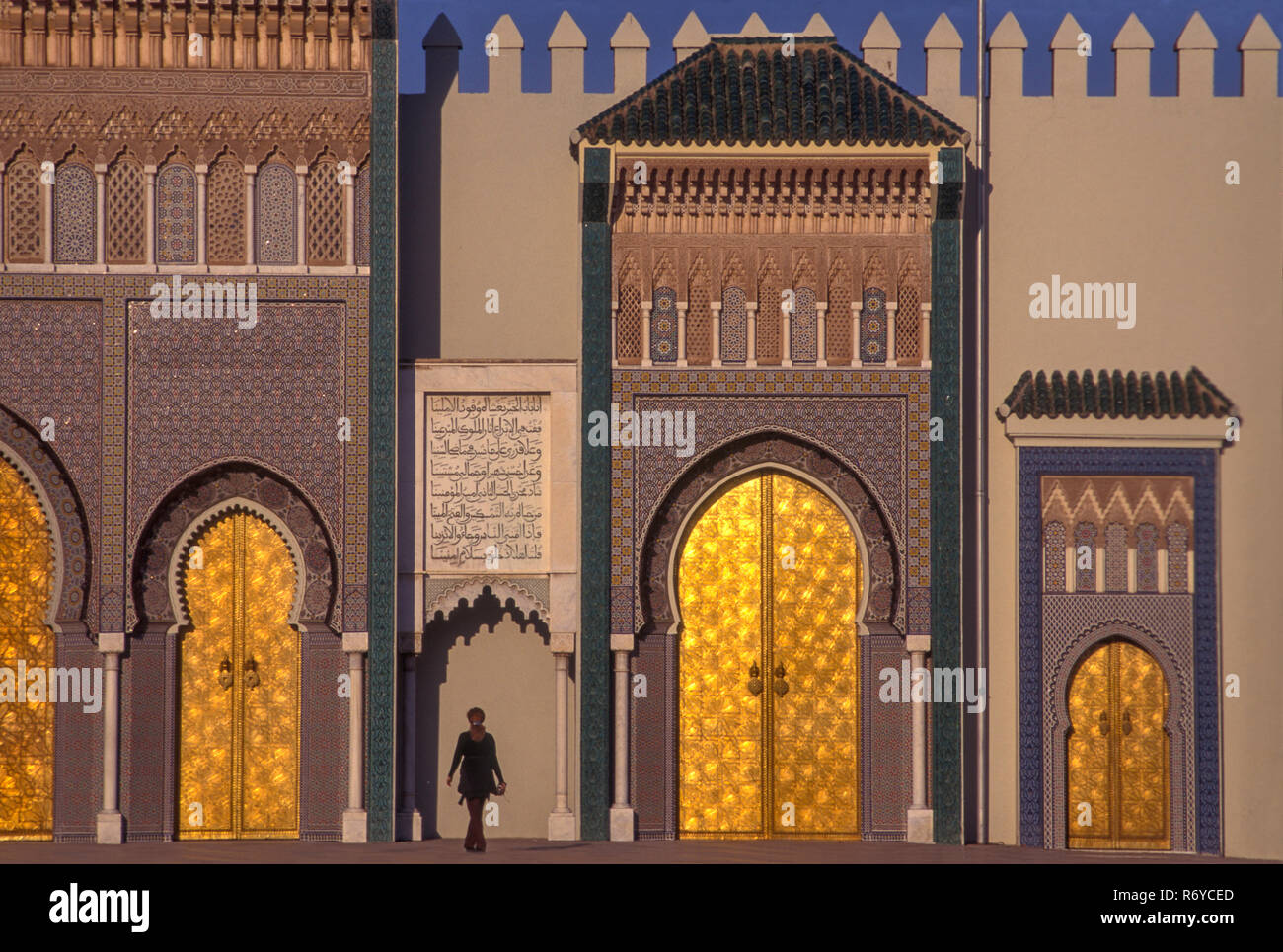 Royal Palace gates, Fes Stock Photo - Alamy