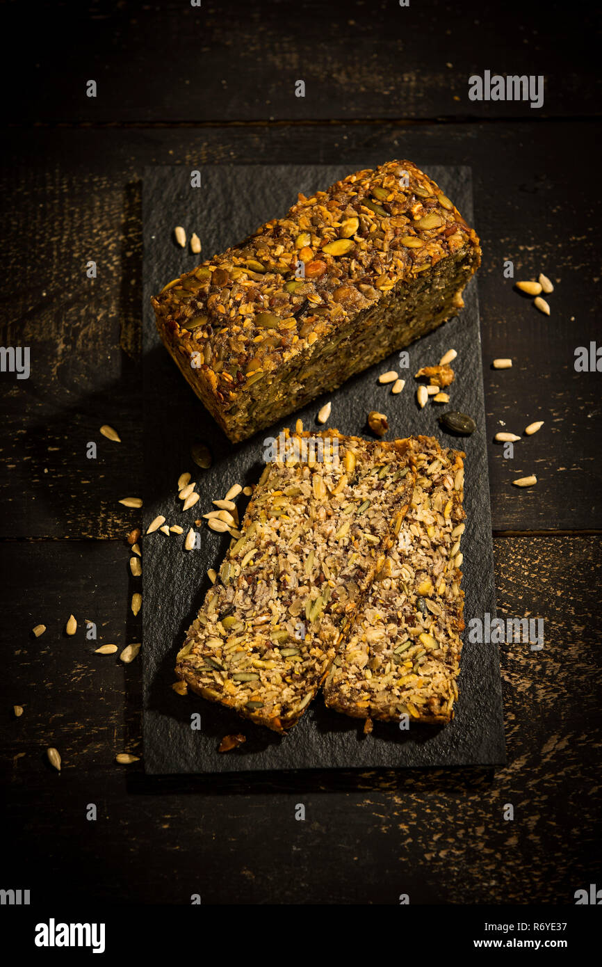 whole & pure oat bread,wholemeal bread with oat wholegrain flakes,soy ...