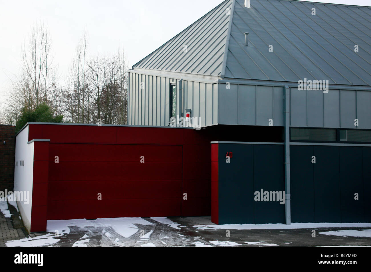 Windowless facade building hi-res stock photography and images - Alamy