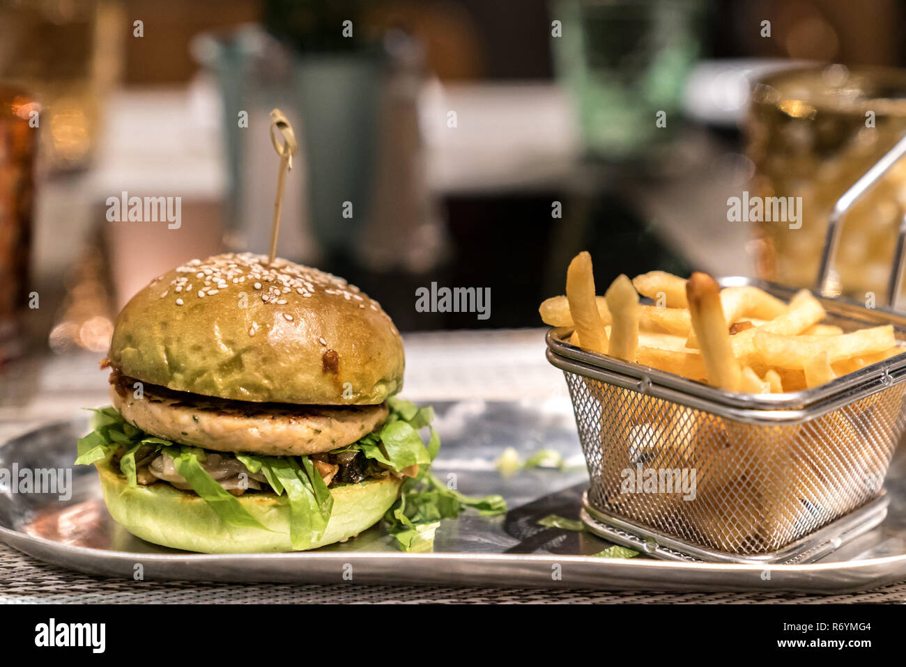 Hamberger chicken hi-res stock photography and images - Alamy
