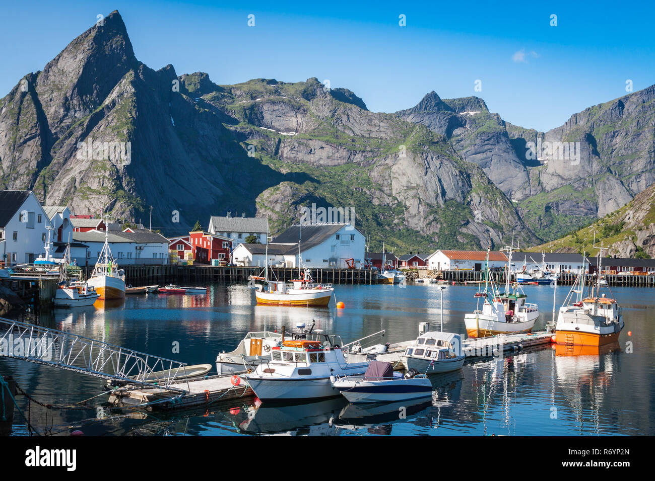 Lofoten wallpaper hi-res stock photography and images - Alamy