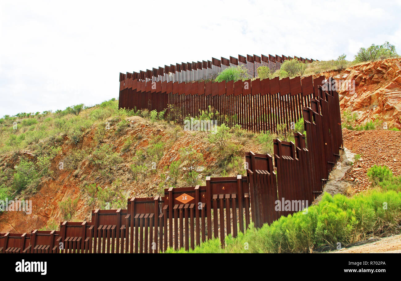 Border Fence Separating the US from Mexico Near Nogales, Arizona Stock ...