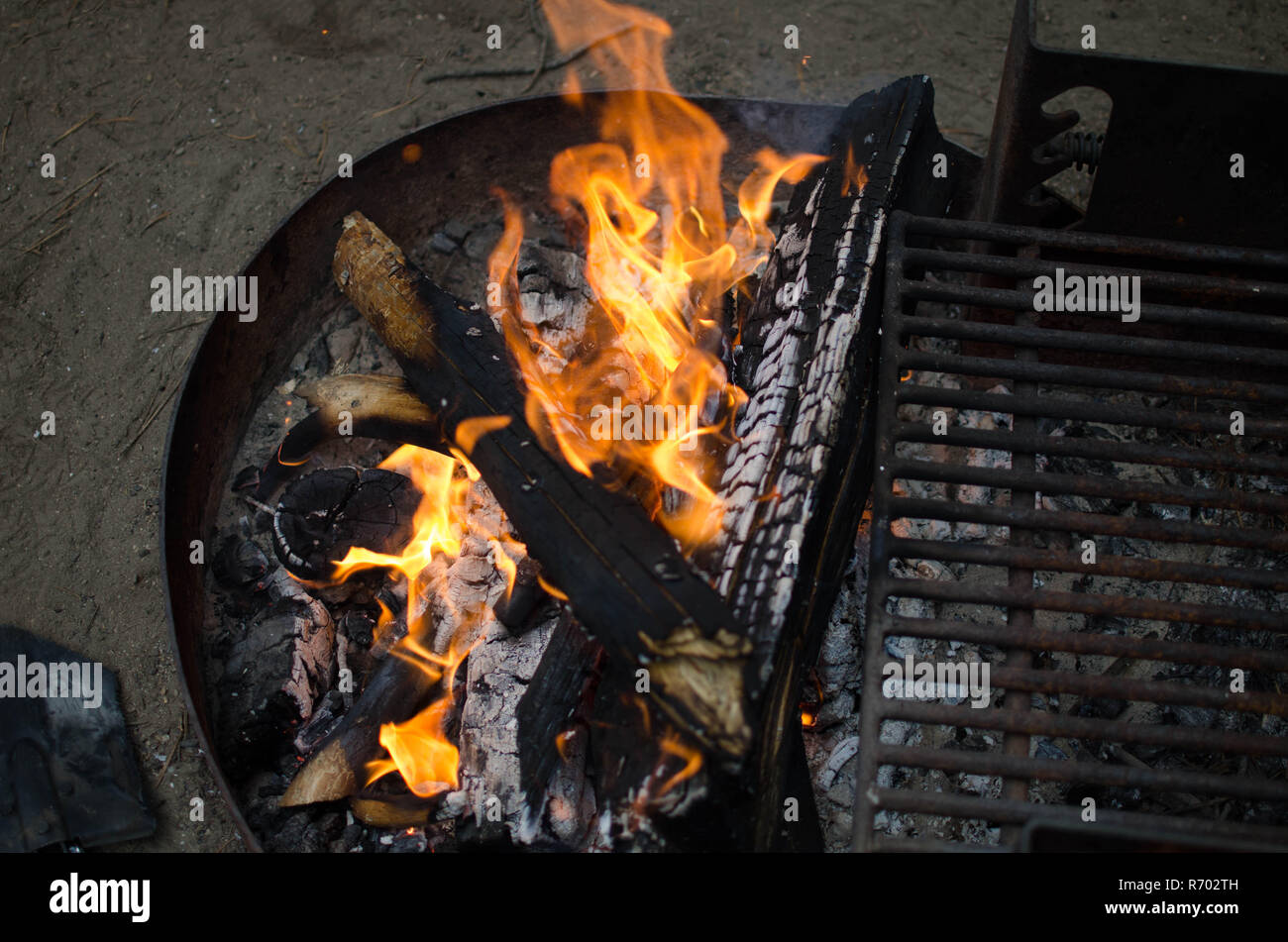 Campsite Fire Pit Stock Photos & Campsite Fire Pit Stock Images - Alamy
