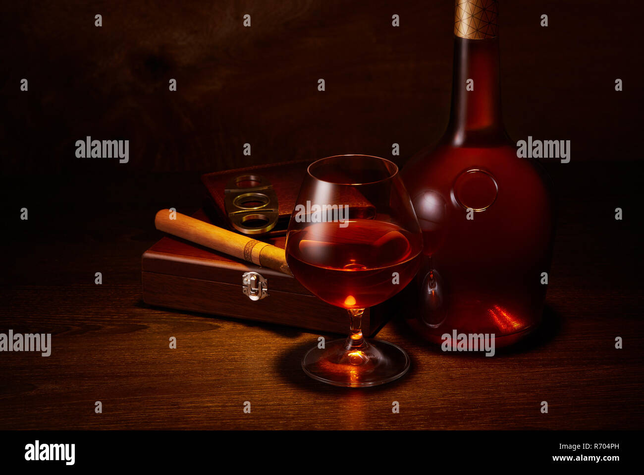 Cigar boxes wooden hi-res stock photography and images - Alamy