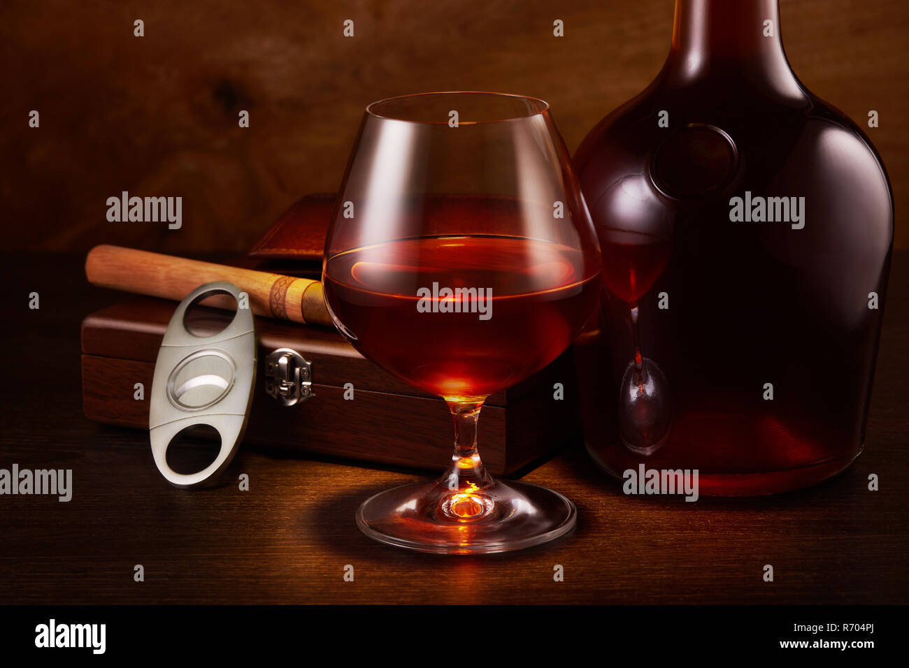 Cigar Boxes Wooden High Resolution Stock Photography and Images - Alamy