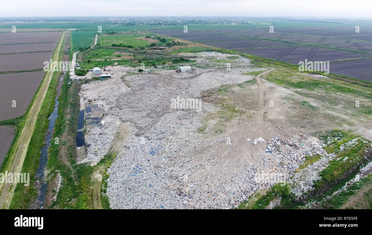 Messy heaps piles hi-res stock photography and images - Alamy