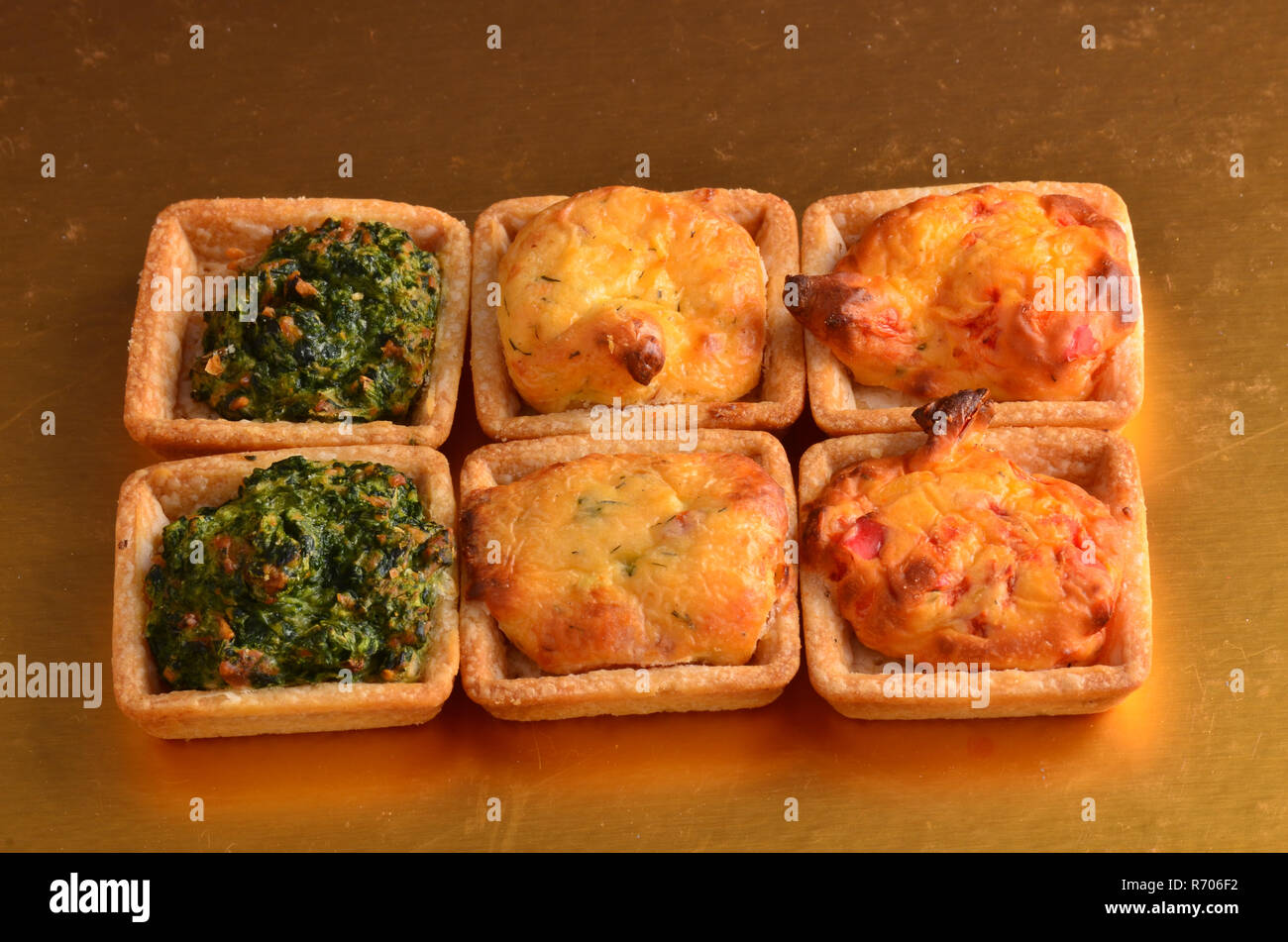 Furshet table hi-res stock photography and images - Alamy