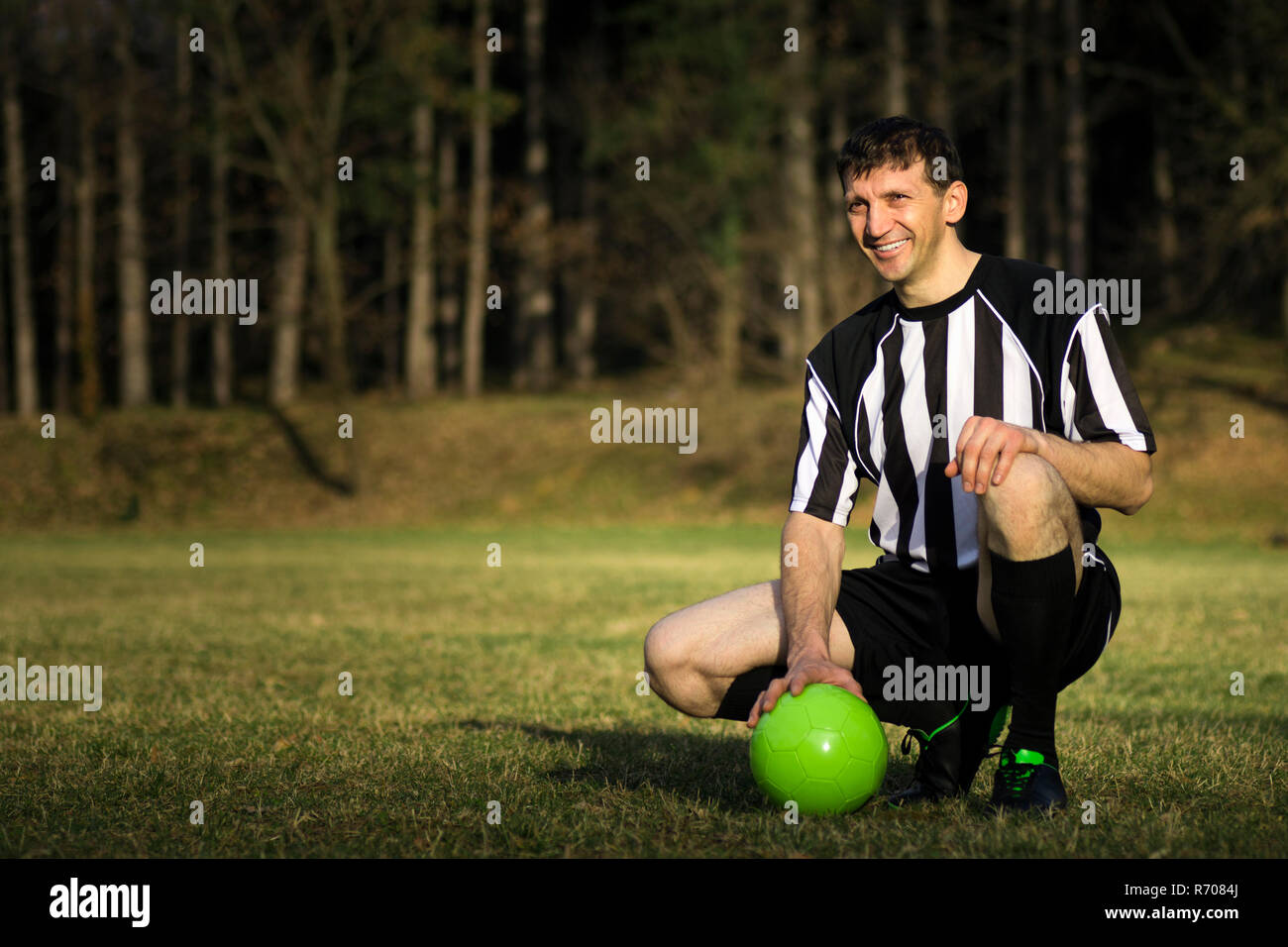 Soccer laugh laughs laughing hi-res stock photography and images - Alamy