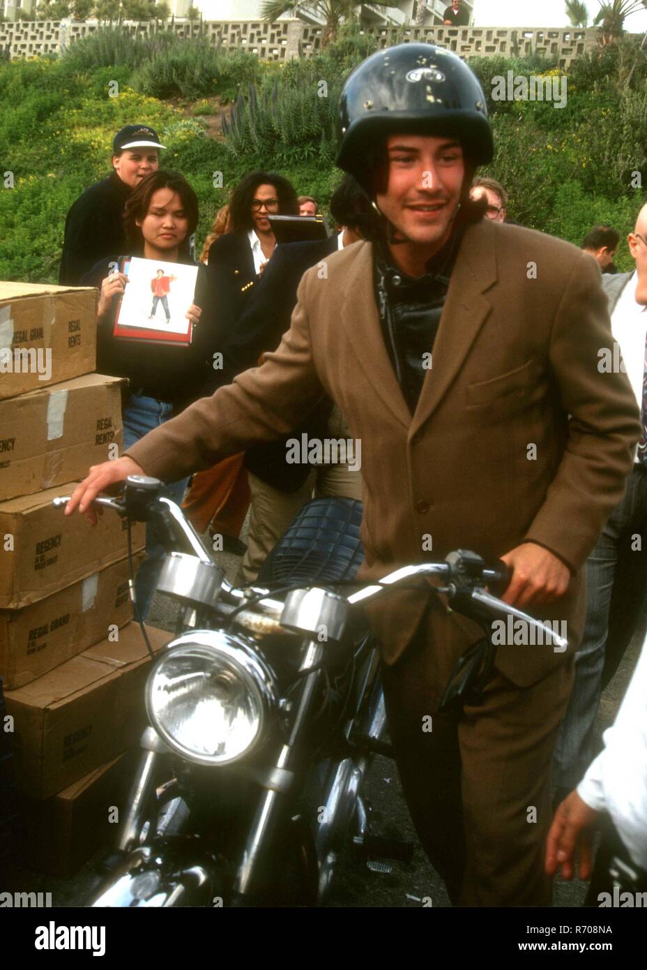 SANTA MONICA, CA - MARCH 27: Actor Keanu Reeves attends the Eighth ...
