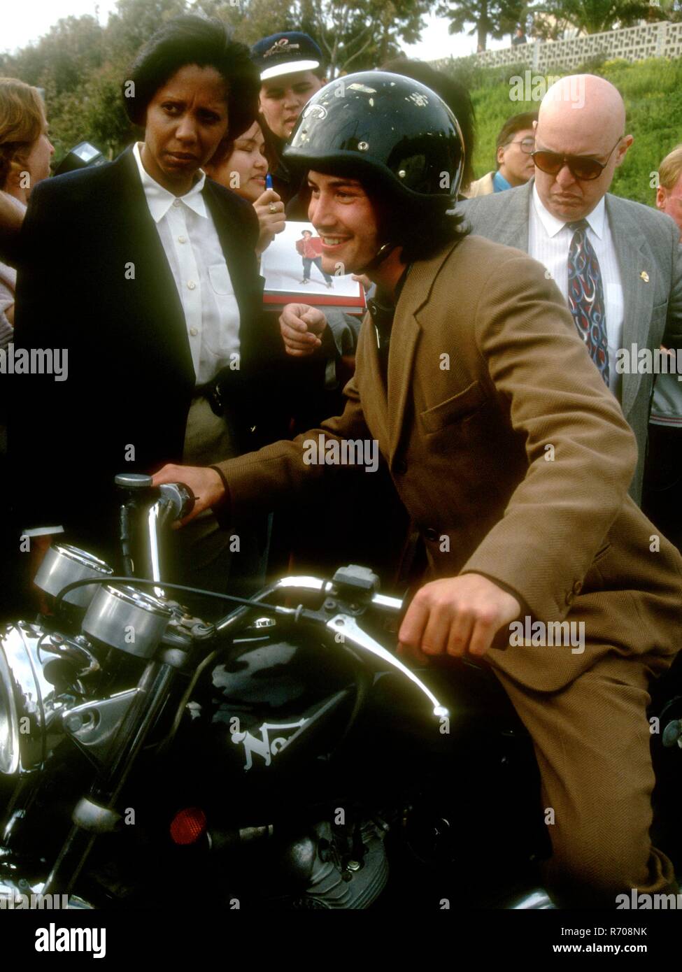 SANTA MONICA, CA - MARCH 27: Actor Keanu Reeves attends the Eighth ...