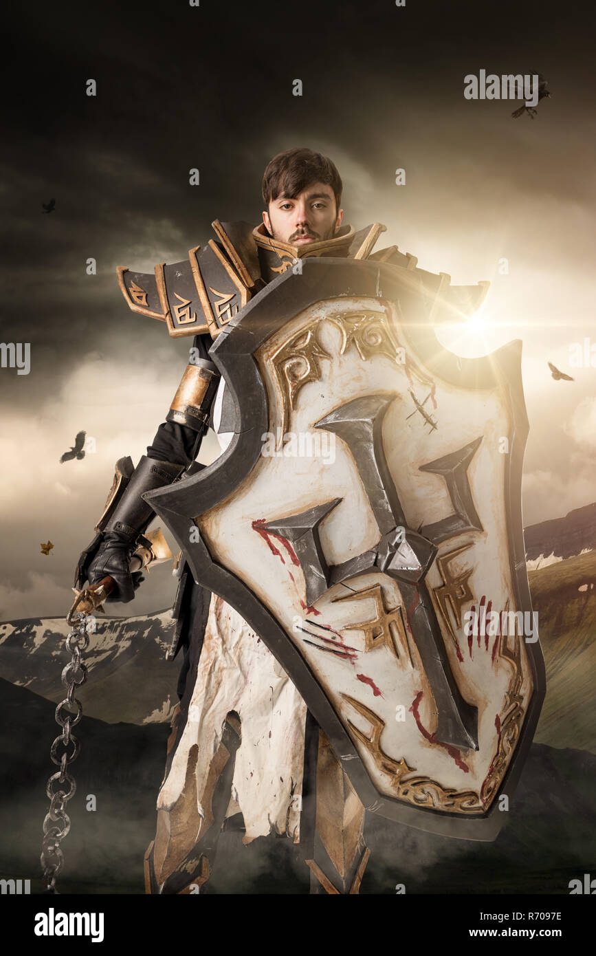 Crusader knight man hi-res stock photography and images - Alamy