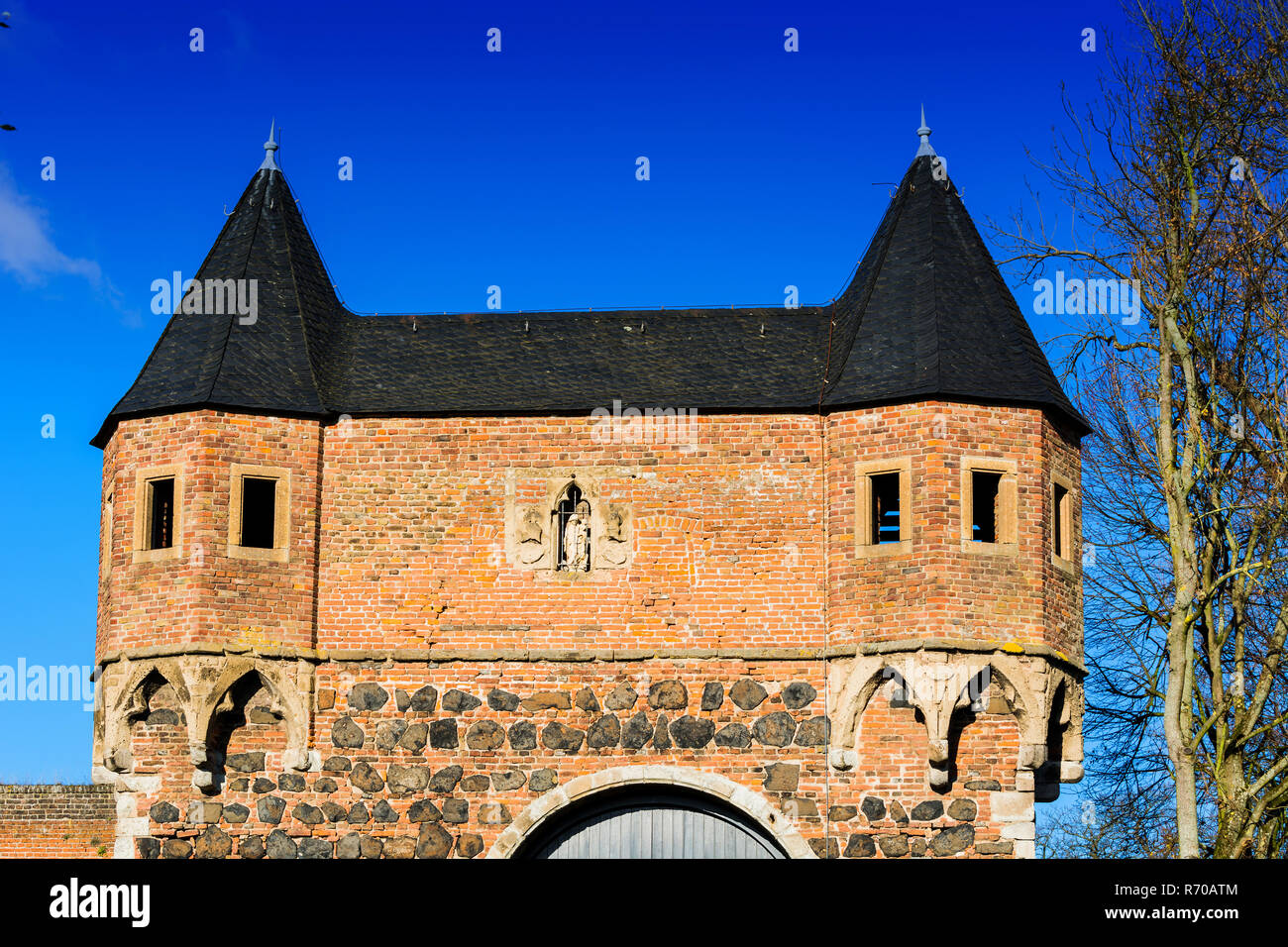 Medieval brick walls small village hi-res stock photography and images ...