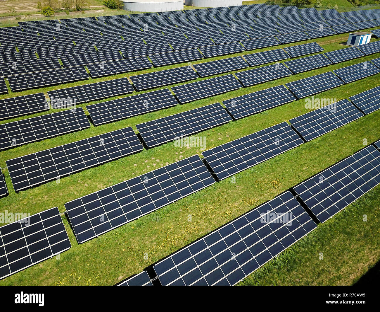 Solar panel banners hi-res stock photography and images - Alamy