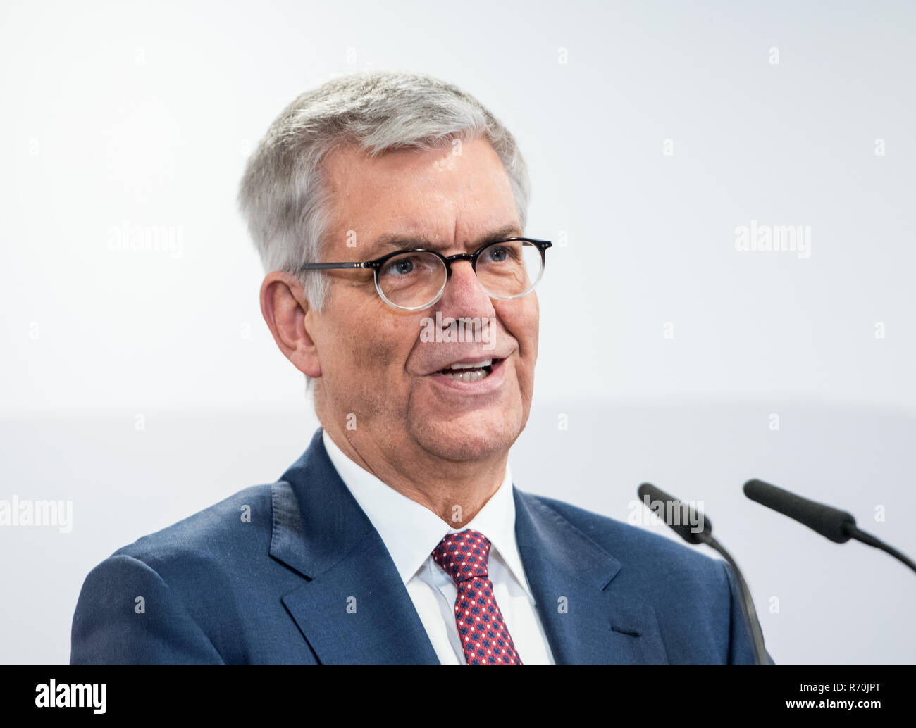 Bellut hi-res stock photography and images - Alamy